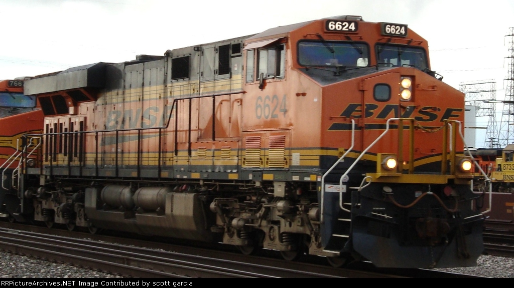 BNSF 6624